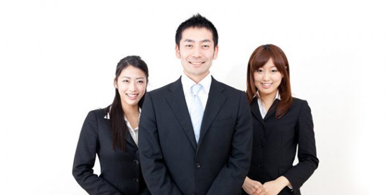 berpakaian-rapi-saat-senin - Voltras Agent Network